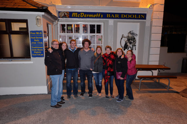Pub Crawling in Doolin, Ireland - Twirl The Globe