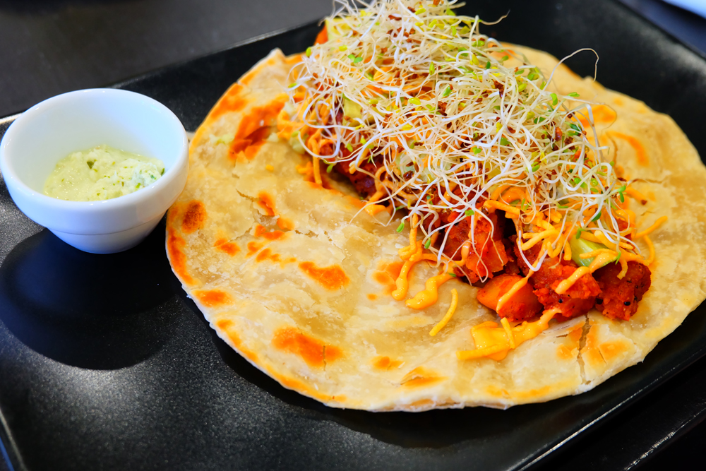 Toronto's First Chai Tea Shop: Elchi Chai Shop - Twirl The Globe