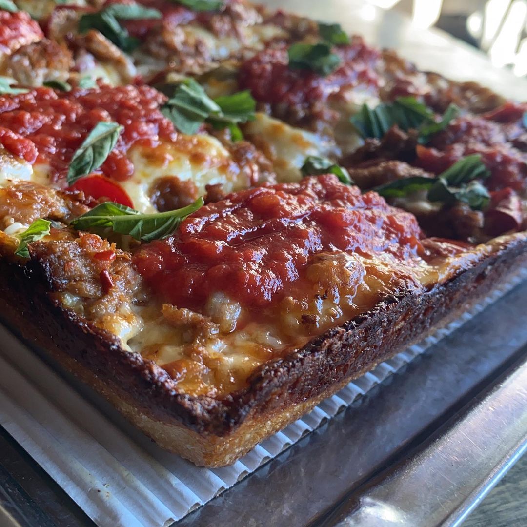 The Best Pizza in Toronto | Twirl The Globe