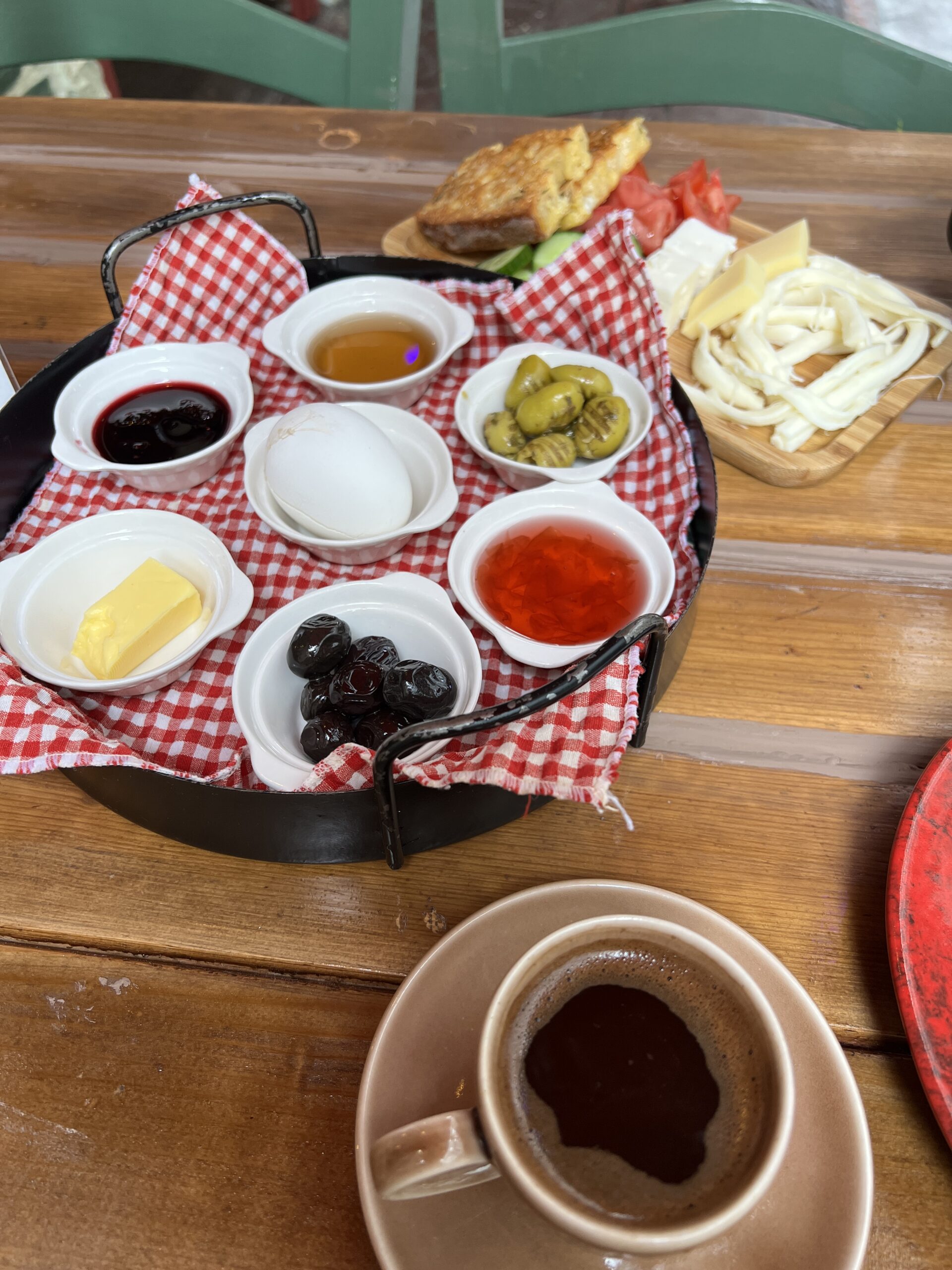 How to Spend 2 Days in Istanbul, Turkey - Twirl The Globe